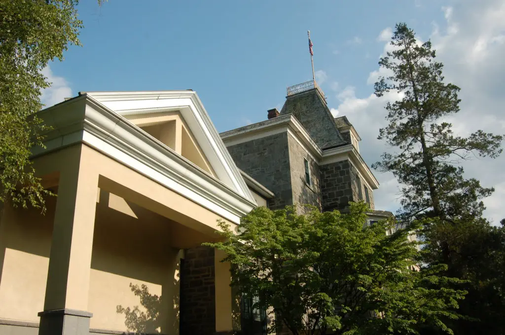 The Bruce Museum - Get Tickets, Hours, Free Days - museuly